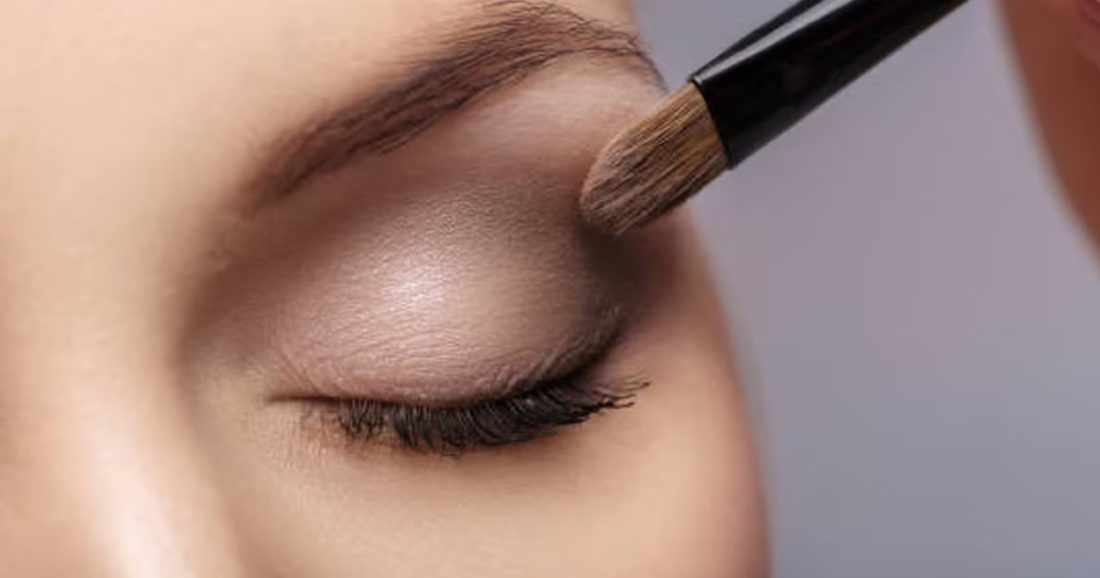 Come truccare le palpebre cadenti per ottenere un effetto lifting e ...